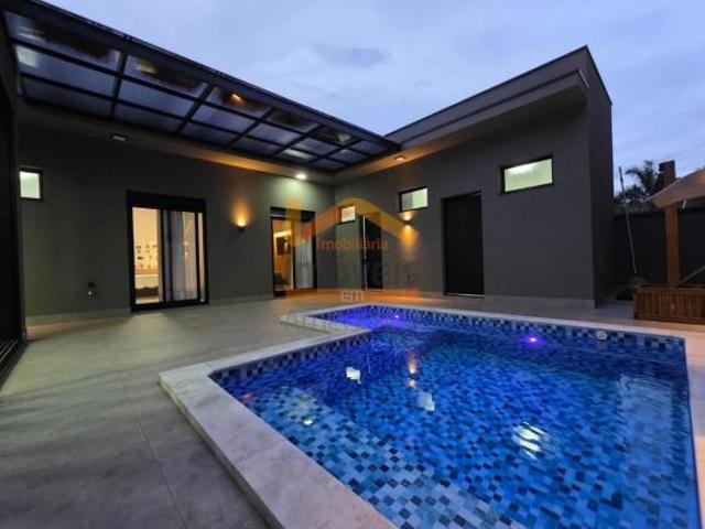 Casa de Condomínio para venda em Jardim Pau Brasil de 235.00m² com 3 Quartos, 3 Suites e 4 Garagens
