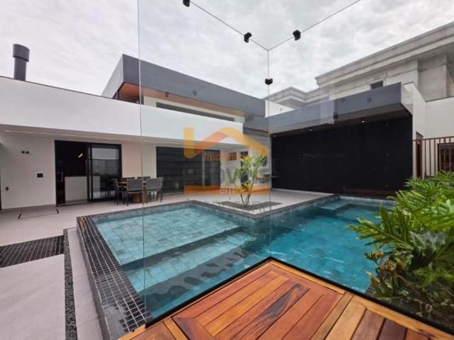 Casa de Condomínio para venda em Jardim Pau Brasil de 270.00m² com 3 Quartos, 3 Suites e 5 Garagens