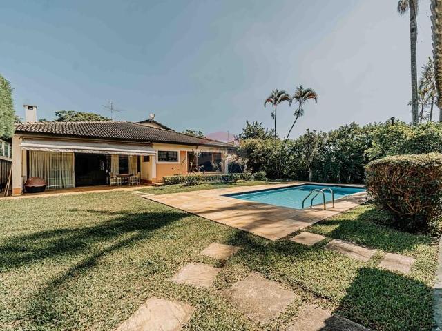 Casa de Condomínio para venda em Jardim Passárgada I em Cotia São Paulo de 450.97m² com 5 Quartos, 4 Suítes e 6 Garagens