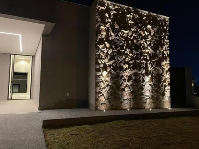 Casa de Condomínio para venda em Jardim Residencial Giverny de 220.00m² com 3 Quartos, 3 Suites e 6