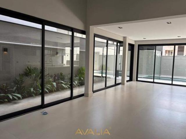 Casa de Condomínio para venda em Jardim Residencial Dona Maria Candida de 275.00m² com 4 Quartos, 4
