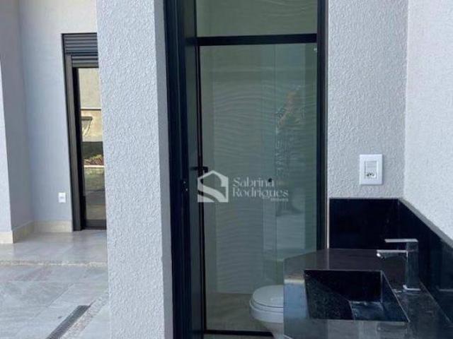 Casa de Condomínio para venda em Jardim Residencial Maria Dulce de 235.00m² com 3 Quartos, 3 Suites