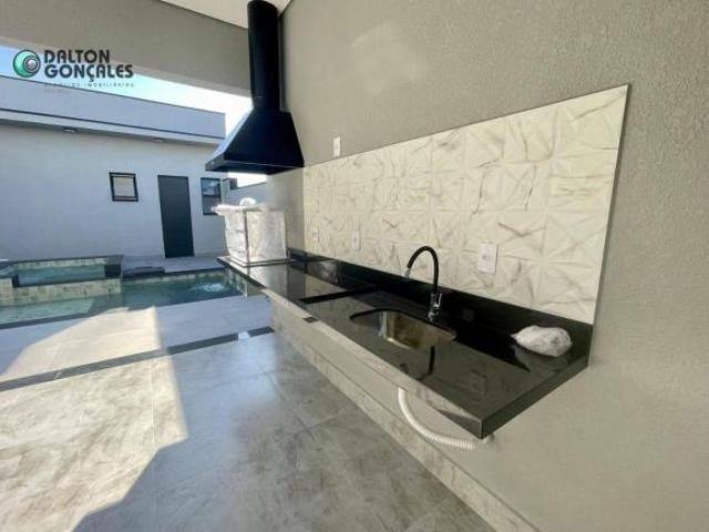 Casa de Condomínio para venda em Jardim Residencial Milano de 196.00m² com 3 Quartos, 3 Suites e 4 G