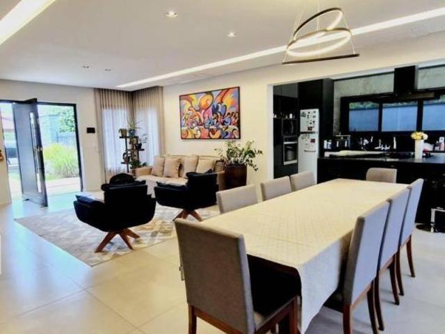 Casa de Condomínio para venda em Jardim Tereza Cristina de 446.00m² com 4 Quartos, 3 Suites e 3 Gara