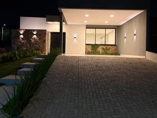 Casa de Condomínio para venda em Jardim Villagio Milano de 155.00m² com 3 Quartos, 3 Suites e 4 Gara