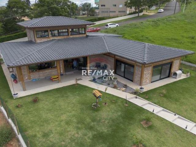 Casa de Condomínio para venda em Jarinu de 320.00m² com 3 Quartos, 3 Suites e 4 Garagens