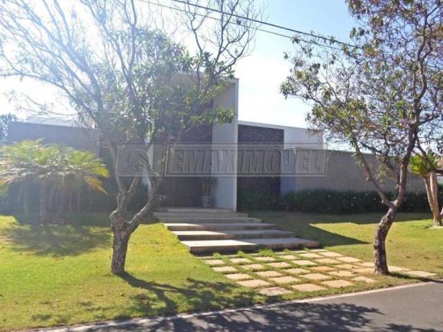 Casa de Condomínio para venda em Lago Azul de 360.00m² com 3 Quartos, 3 Suites e 4 Garagens