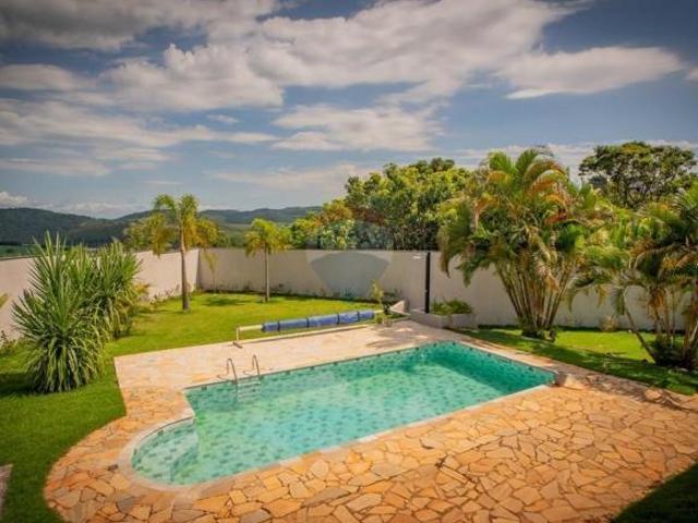 Casa de Condomínio para venda em Laranjal de 433.00m² com 4 Quartos, 2 Suites e 2 Garagens