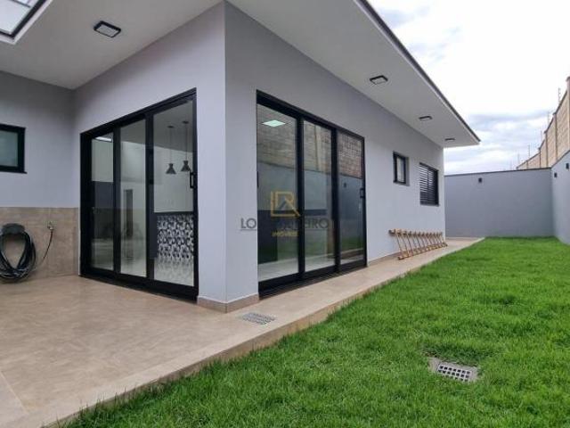 Casa de Condomínio para venda em Lívia Iii de 180.00m² com 3 Quartos, 3 Suites e 2 Garagens