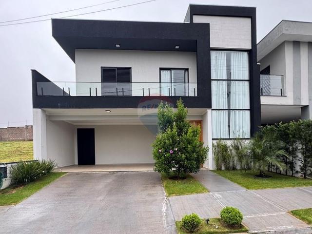 Casa de Condomínio para venda em Lívia Iii em Botucatu São Paulo de 178.00m² com 3 Quartos, 3 Suítes e 4 Garagens