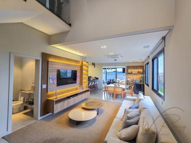 Casa de Condomínio para venda em Loteamento Residencial E Comercial Villa D&apos aquila de 241.00m² com 3