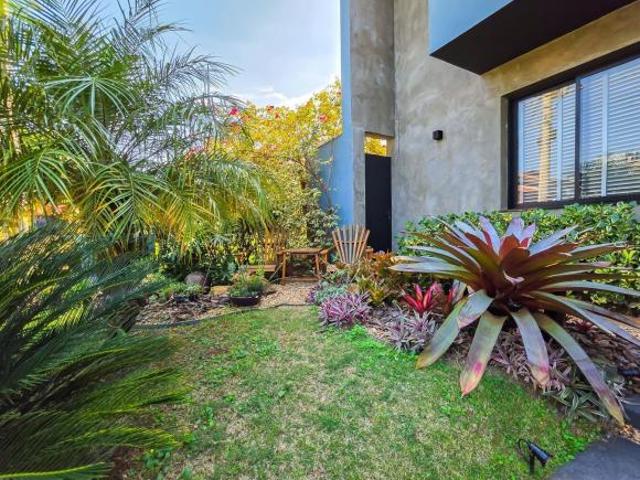 Casa de Condomínio para venda em Loteamento Residencial E Comercial Villa D&apos aquila de 304.00m² com 3