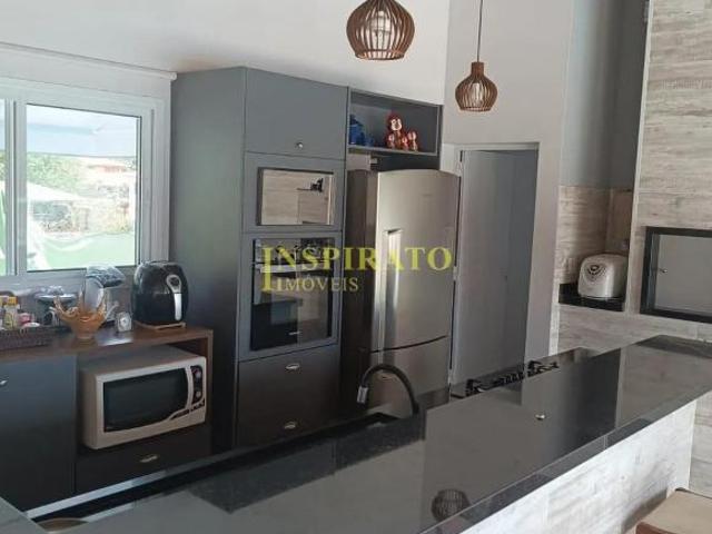 Casa de Condomínio para venda em Medeiros de 430.00m² com 3 Quartos, 3 Suites e 2 Garagens