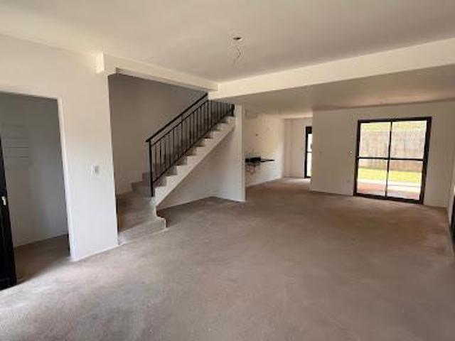 Casa de Condomínio para venda em Medeiros de 125.00m² com 3 Quartos, 3 Suites e 2 Garagens