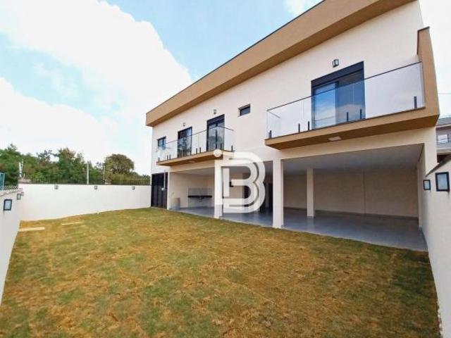 Casa de Condomínio para venda em Medeiros de 236.00m² com 3 Quartos, 2 Suites e 10 Garagens