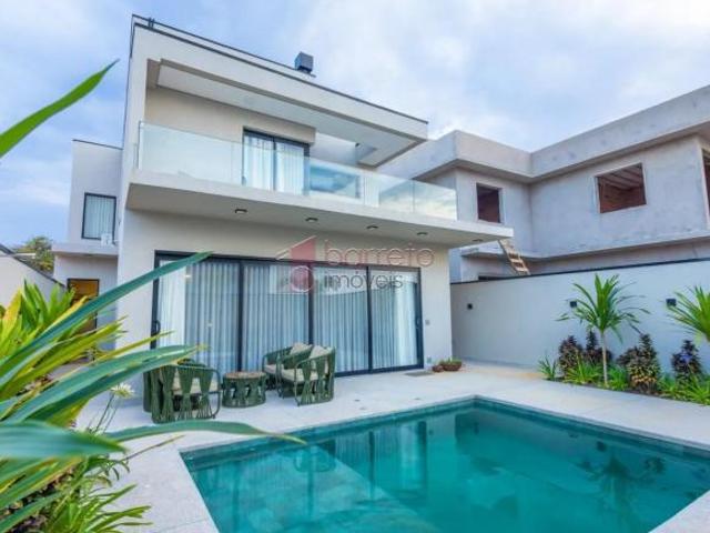 Casa de Condomínio para venda em Medeiros de 239.00m² com 3 Quartos, 3 Suites e 4 Garagens