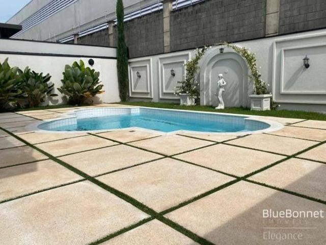Casa de Condomínio para venda em Medeiros de 255.00m² com 3 Quartos, 3 Suites e 4 Garagens