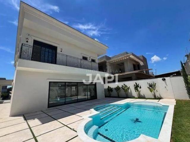 Casa de Condomínio para venda em Medeiros de 255.00m² com 3 Quartos, 3 Suites e 4 Garagens