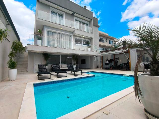 Casa de Condomínio para venda em Moinho Velho em Cotia São Paulo de 450.00m² com 3 Quartos, 2 Suítes e 4 Garagens