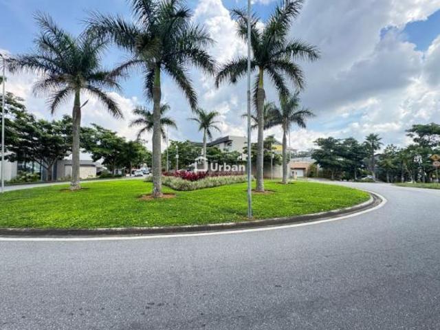Casa de Condomínio para venda em Paisagem Renoir de 310.00m² com 4 Quartos, 4 Suites e 10 Garagens