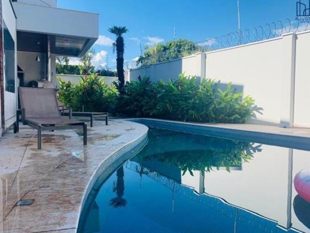Casa de Condomínio para venda em Parque Campolim de 441.50m² com 4 Quartos, 4 Suites e 4 Garagens