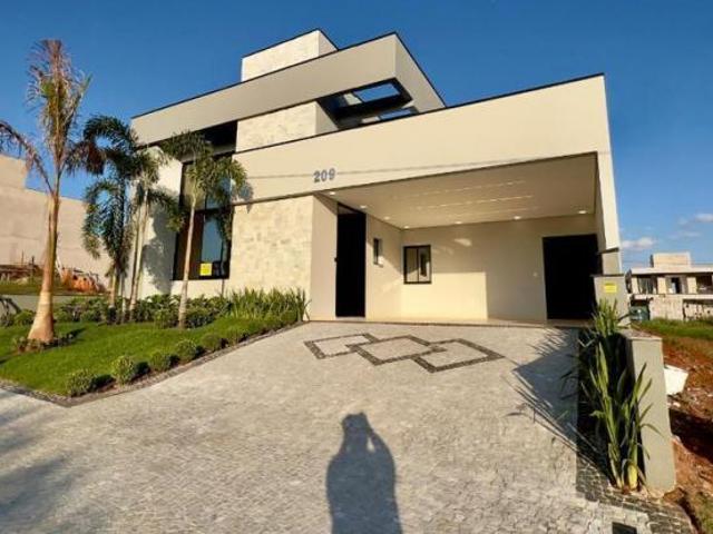 Casa de Condomínio para venda em Parque Brasil 500 de 208.00m² com 3 Quartos, 3 Suites e 4 Garagens