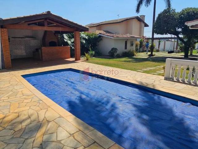 Casa de Condomínio para venda em Parque Da Fazenda de 295.00m² com 3 Quartos, 1 Suite e 4 Garagens