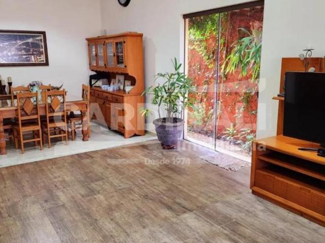 Casa de Condomínio para venda em Parque Espraiado de 190.00m² com 4 Quartos, 1 Suite e 2 Garagens