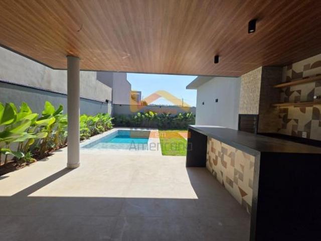 Casa de Condomínio para venda em Parque Fortaleza de 200.00m² com 3 Quartos, 3 Suites e 4 Garagens