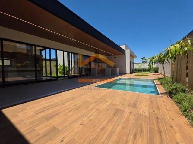 Casa de Condomínio para venda em Parque Fortaleza de 232.00m² com 3 Quartos, 3 Suites e 4 Garagens