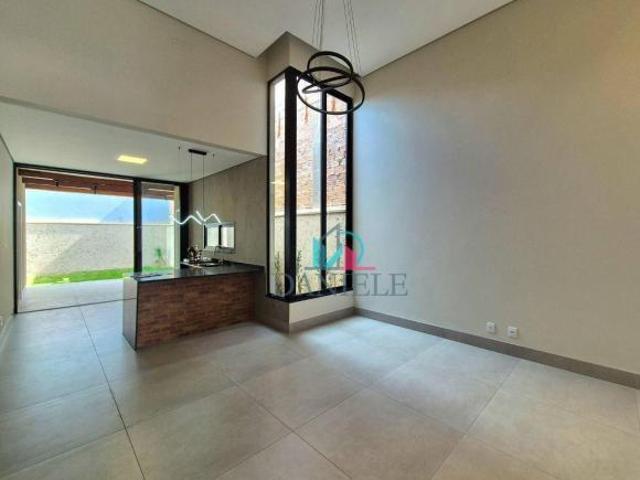 Casa de Condomínio para venda em Parque Laranjeiras de 135.00m² com 3 Quartos, 1 Suite e 4 Garagens