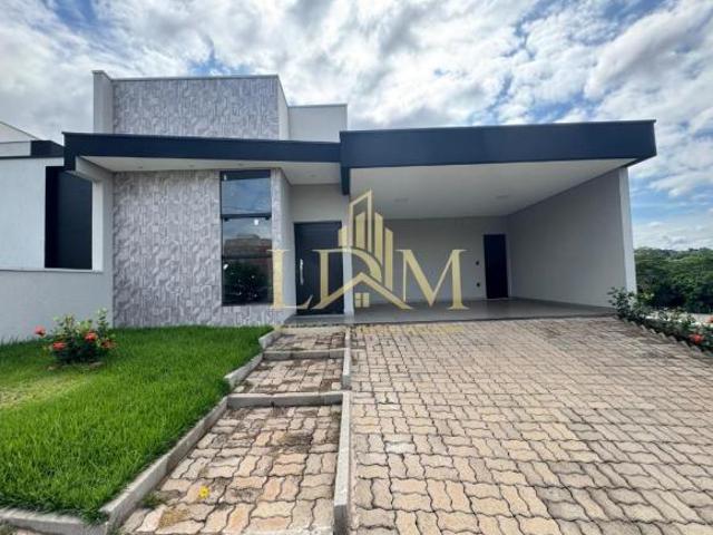 Casa de Condomínio para venda em Parque Laranjeiras de 139.00m² com 3 Quartos, 1 Suite e 4 Garagens