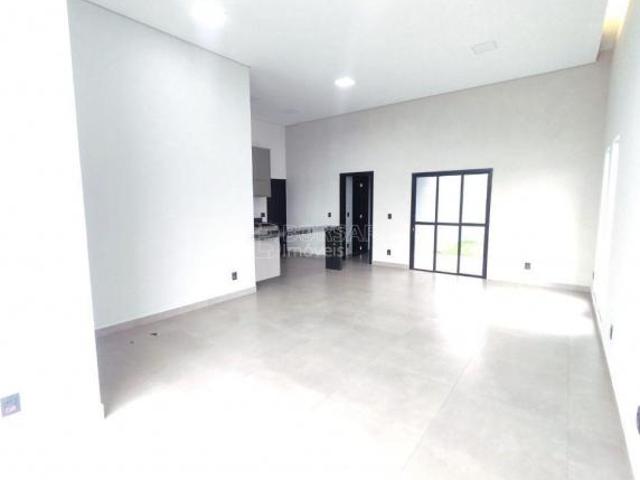 Casa de Condomínio para venda em Parque Laranjeiras de 139.00m² com 3 Quartos, 1 Suite e 4 Garagens
