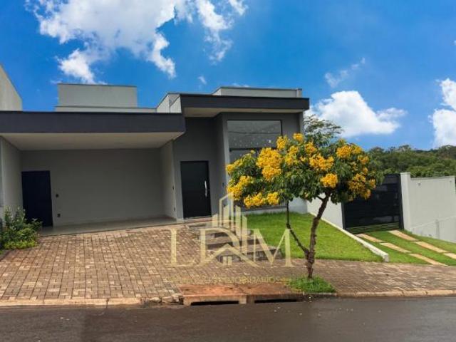 Casa de Condomínio para venda em Parque Laranjeiras de 139.00m² com 3 Quartos, 1 Suite e 4 Garagens
