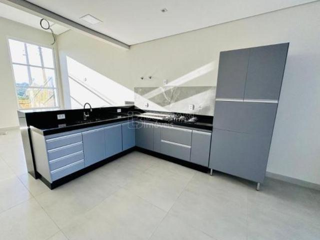 Casa de Condomínio para venda em Parque Laranjeiras de 131.00m² com 3 Quartos, 1 Suite e 2 Garagens