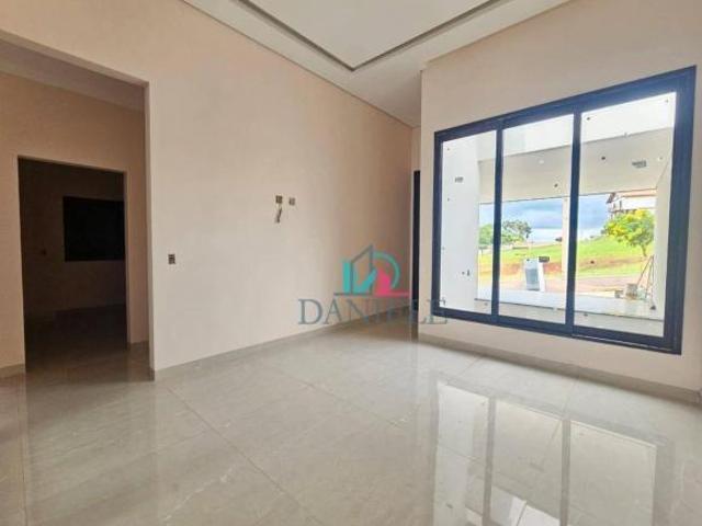Casa de Condomínio para venda em Parque Laranjeiras de 133.00m² com 3 Quartos, 1 Suite e 4 Garagens