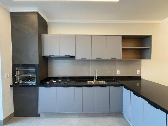 Casa de Condomínio para venda em Parque Laranjeiras de 158.00m² com 3 Quartos, 3 Suites e 4 Garagens
