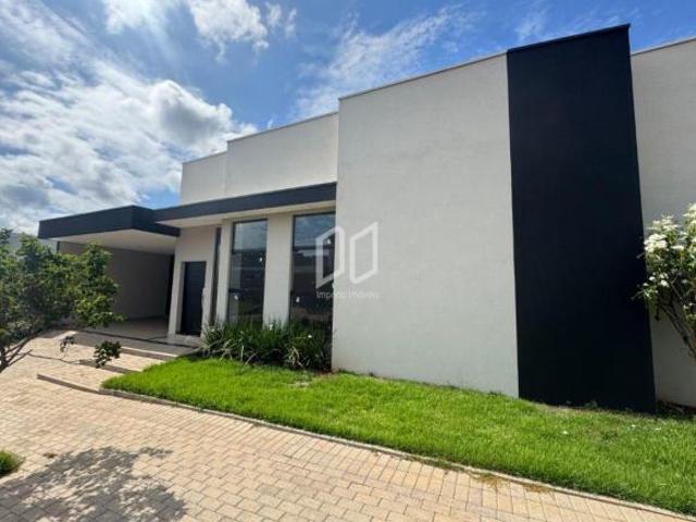 Casa de Condomínio para venda em Parque Laranjeiras de 151.00m² com 3 Quartos, 1 Suite e 4 Garagens