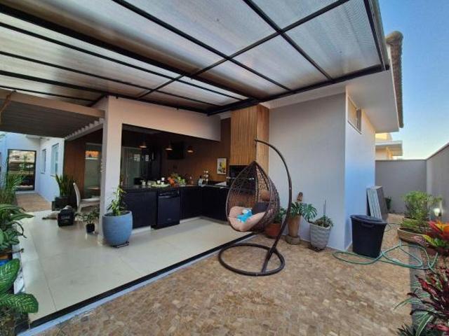 Casa de Condomínio para venda em Parque Residencial Damha de 163.00m² com 3 Quartos, 1 Suite e 4 Gar