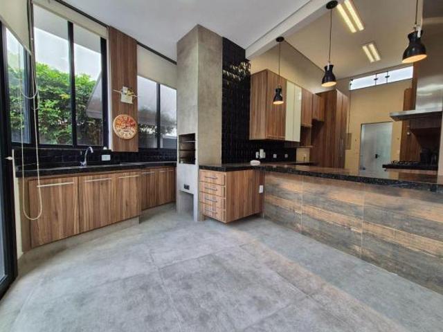 Casa de Condomínio para venda em Parque Residencial Damha de 234.00m² com 3 Quartos, 3 Suites e 4 Ga
