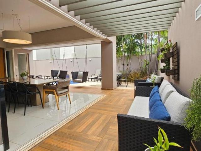 Casa de Condomínio para venda em Parque Residencial Damha de 241.00m² com 3 Quartos, 3 Suites e 4 Ga