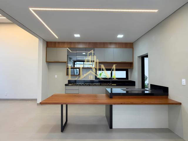 Casa de Condomínio para venda em Parque Residencial Damha em Araraquara São Paulo de 165.00m² com 3 Quartos, 3 Suítes e 4 Garagens
