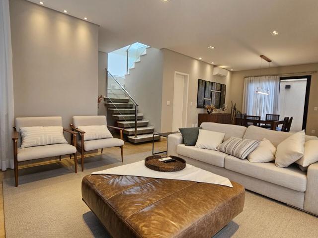 Casa de Condomínio para venda em Parque Residencial Damha em Araraquara São Paulo de 221.00m² com 3 Quartos, 3 Suítes e 4 Garagens