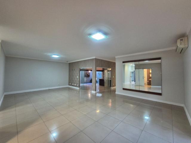 Casa de Condomínio para venda em Parque Residencial Damha em Araraquara São Paulo de 350.00m² com 3 Quartos, 1 Suíte e 4 Garagens