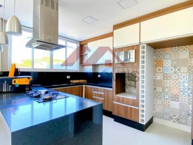 Casa de Condomínio para venda em Parque Residencial Itapeti de 380.00m² com 4 Quartos, 3 Suites e 6