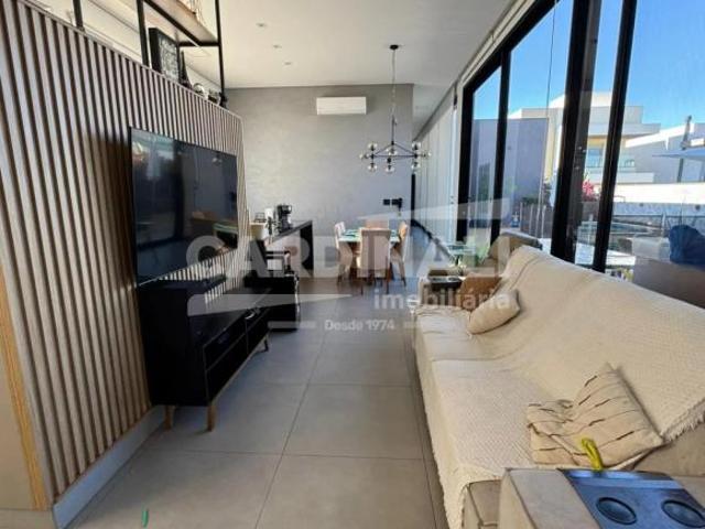 Casa de Condomínio para venda em Parque Residencial Vale Do Sol de 234.00m² com 3 Quartos, 3 Suites