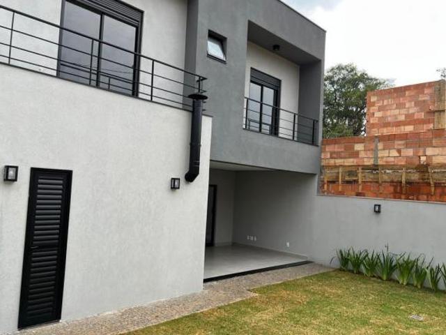 Casa de Condomínio para venda em Parque Rural Fazenda Santa Cândida de 196.00m² com 3 Quartos, 3 Sui