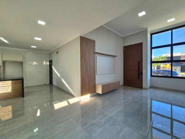 Casa de Condomínio para venda em Parque Tropical em Araraquara São Paulo de 156.00m² com 3 Quartos, 1 Suíte e 4 Garagens
