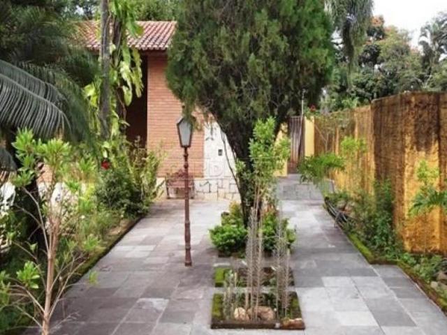 Casa de Condomínio para venda em Parque Xangrilá de 348.00m² com 2 Quartos, 2 Suites e 8 Garagens