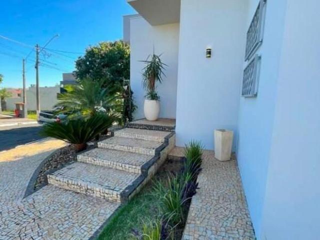 Casa de Condomínio para venda em Pinheiros de 180.29m² com 3 Quartos, 1 Suite e 4 Garagens